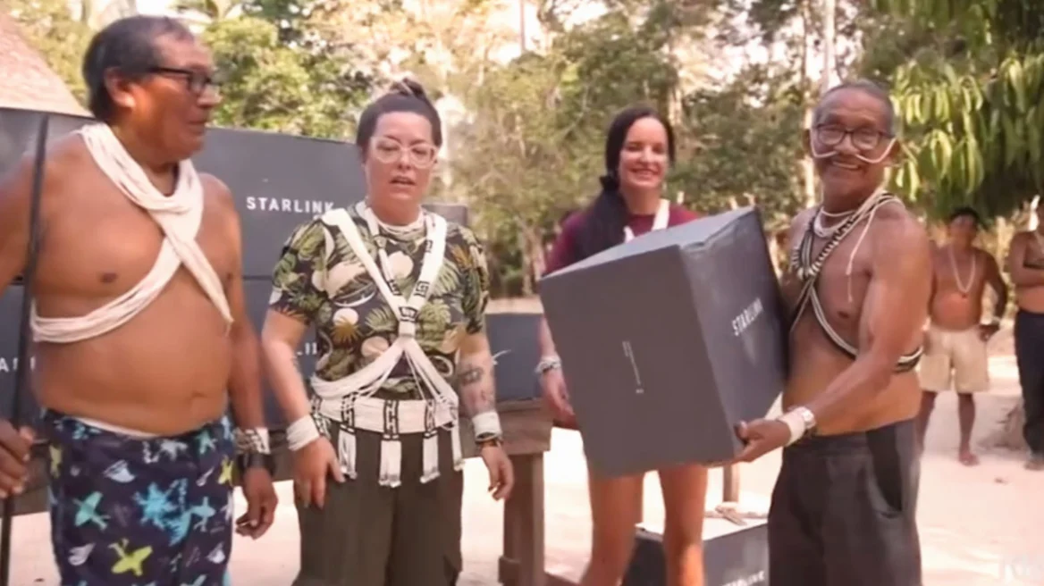 Όταν μια απομονωμένη φυλή του Αμαζονίου γνώρισε το ίντερνετ: Τα social media, το πορνό και ο ...