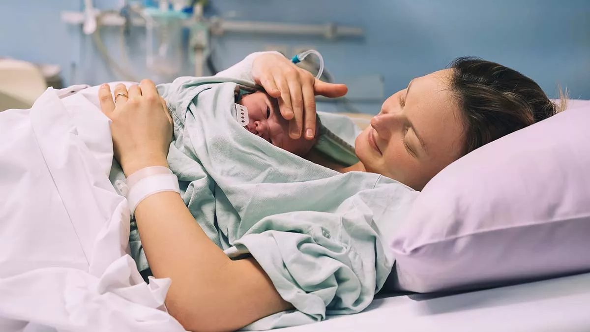 Αδύνατο σημείο για την γυναίκα η τομή της καισαρικής – Πότε αυξάνεται ο κίνδυνος ρήξης μήτρας ...